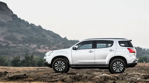 Isuzu MU-X Price in India - Images, Mileage, Colours - CarWale