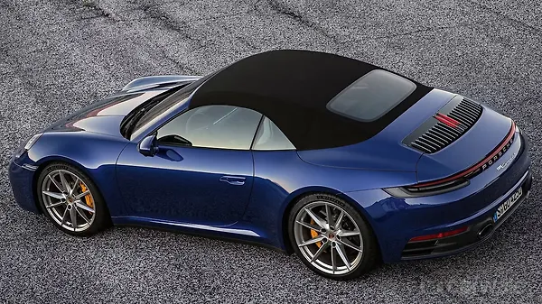 Drop-top Porsche 911 breaks cover with 444bhp - CarWale