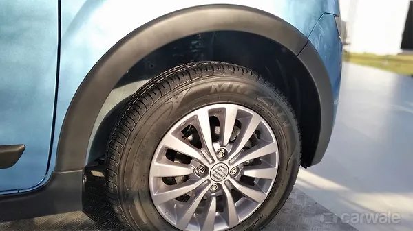 Maruti WagonR - Top 8 accessories - CarWale