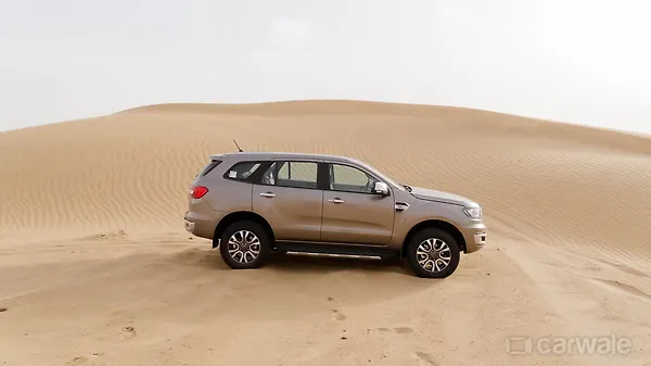 Discontinued Endeavour Titanium Plus 3.2 4x4 AT on road Price | Ford ...