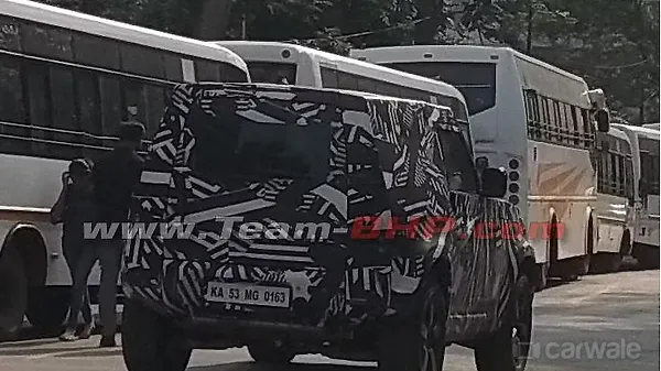 Land Rover Defender spotted testing in India - CarWale