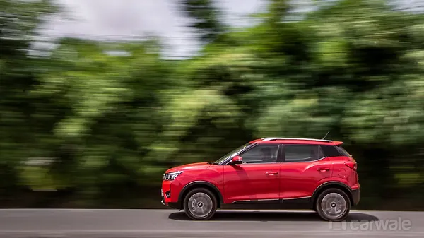 Mahindra XUV300 diesel AMT First Drive Review - CarWale