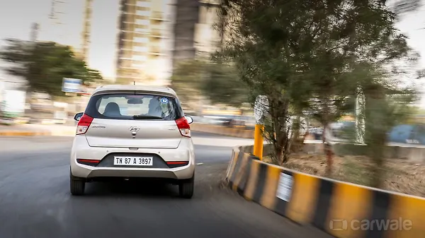 Hyundai Santro Review: Pros and Cons - CarWale