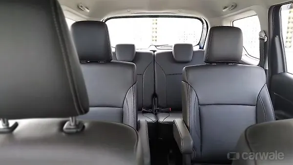 Maruti XL6 - Top 5 interior highlights - CarWale