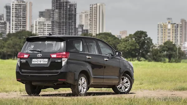 Toyota Innova Crysta Review: Pros and Cons - CarWale