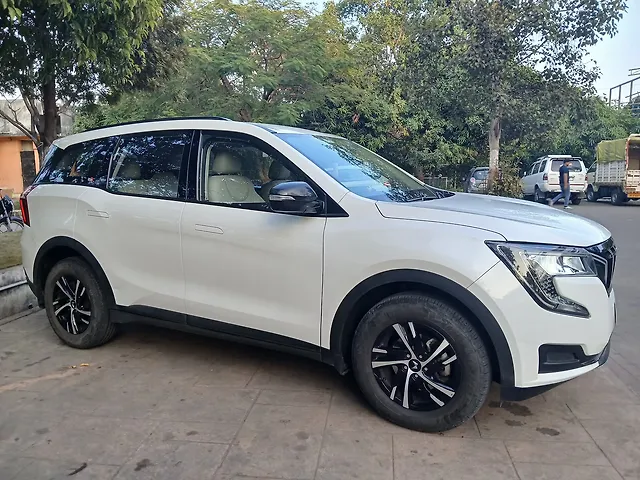Used 2022 Mahindra Old Generation XUV700 MX Petrol MT 5 STR [2021] for ...
