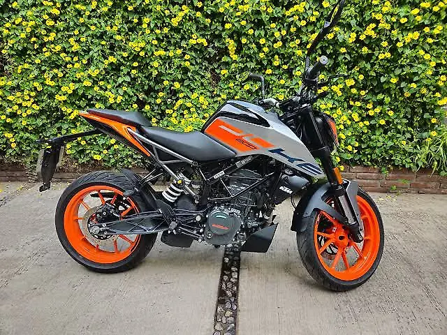 Used 2023 KTM 200 Duke Standard [2023] for sale in Jaipur at Rs.2,15,000 - BikeWale