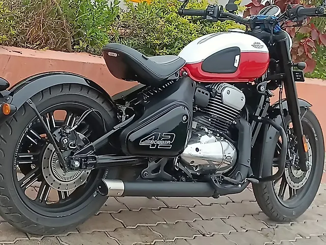 Used 2024 Jawa 42 Bobber Mystic Copper and Jasper Red - Alloy Wheel for ...