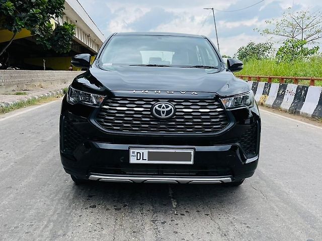Used 2025 Toyota Innova Hycross ZX (O) Hybrid (Electric + Petrol ...