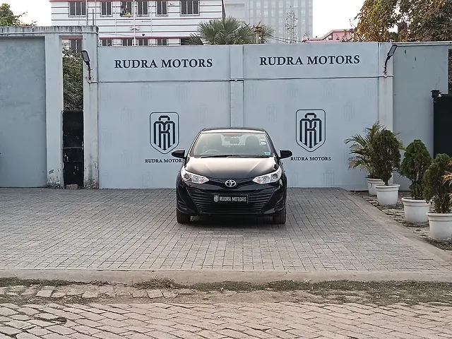 Used 2018 Toyota Yaris J MT for sale in Kolkata at Rs.3,49,999 - CarWale