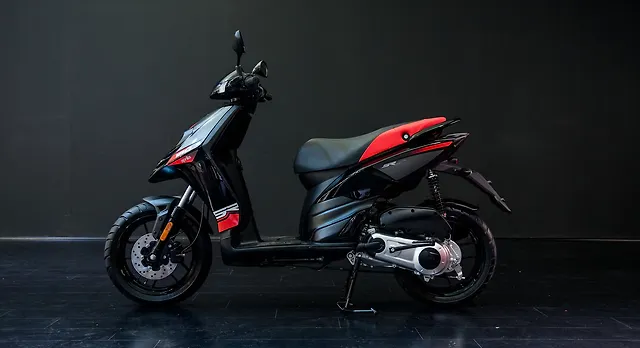 Aprilia SR 150 First Look Review - BikeWale