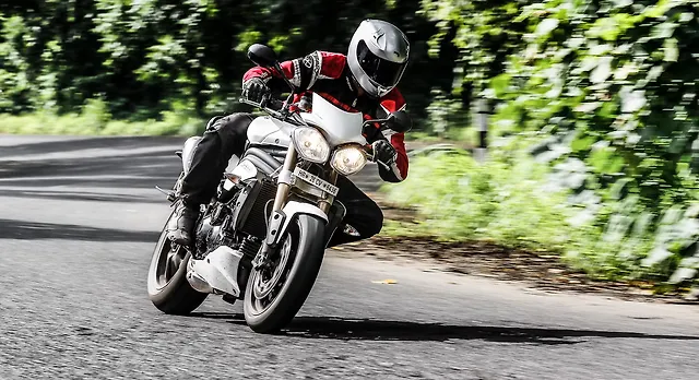 Triumph Speed Triple First Ride Review - BikeWale