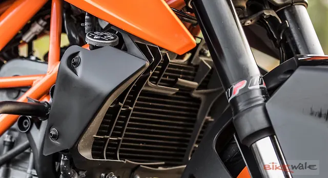 2017 KTM 390 Duke First Ride Review - BikeWale