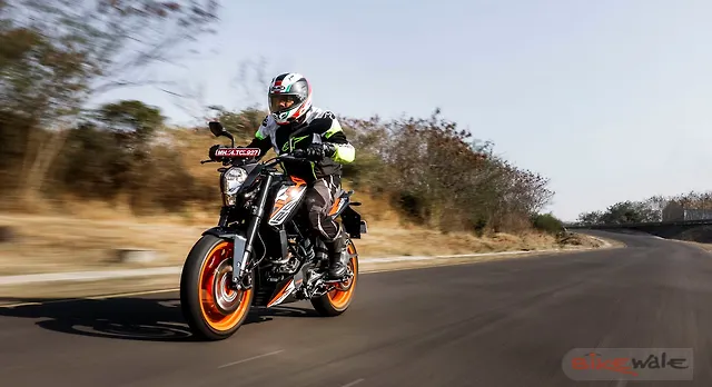 KTM 125 Duke Track Ride Review - BikeWale