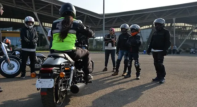Harley Davidson Motorcycle Lessons | Reviewmotors.co