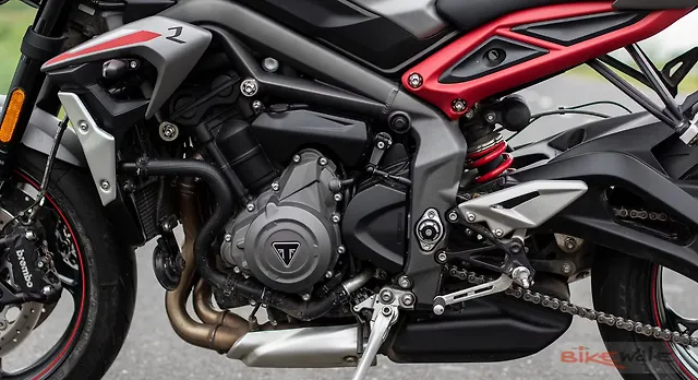 Triumph Street Triple R : First Ride Review - BikeWale