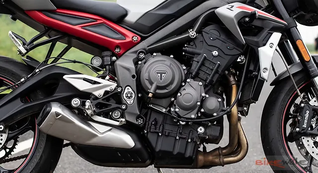 Triumph Street Triple R : First Ride Review - BikeWale