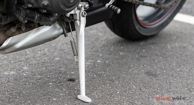 Triumph Street Triple R : First Ride Review - BikeWale