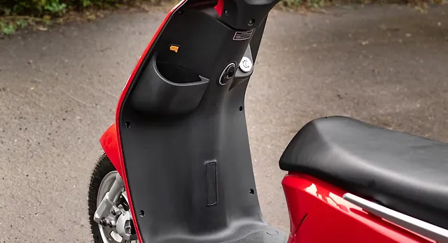 BGauss B8 electric scooter: First Ride Review - BikeWale