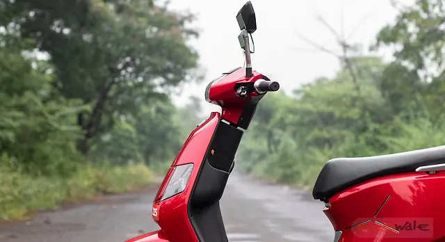 BGauss B8 electric scooter: First Ride Review - BikeWale