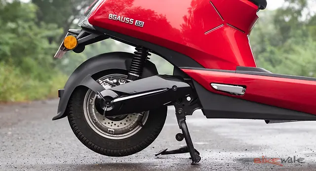 BGauss B8 electric scooter: First Ride Review - BikeWale