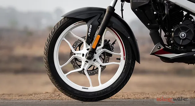 2021 Bajaj Pulsar NS160: Road Test Review - BikeWale