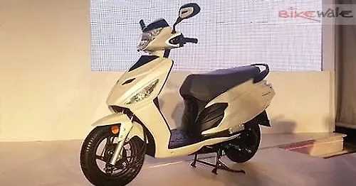 Hero MotoCorp unveils Dash 110cc scooter - BikeWale