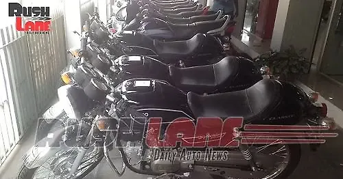 Hero MotoCorp starts despatching Splendor Pro Classic to dealerships ...