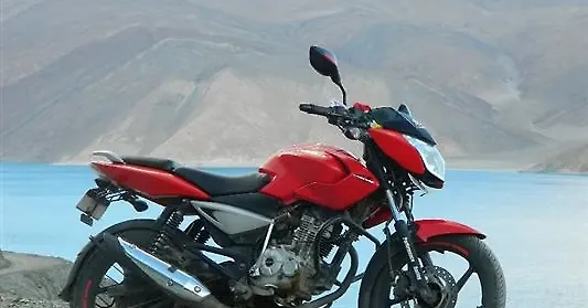 Bajaj motorcycles sales drop by 22 per cent in March 2015 - BikeWale