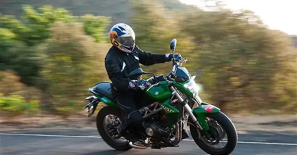 Benelli TNT-300 - BikeWale