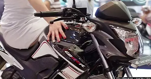 2014 Honda CB150R showcased at the Indonesia Motorcycle Show - BikeWale