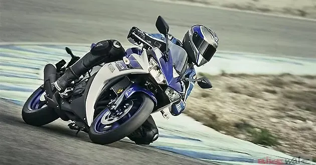 Yamaha YZF-R3 First Look Review - BikeWale