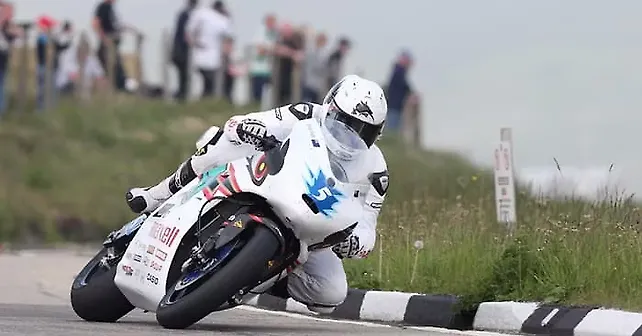 Bruce Anstey wins TT Zero class at Isle of Man TT 2016 - BikeWale