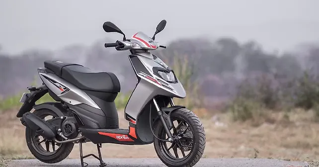 Piaggio opens new showroom in Pune - BikeWale