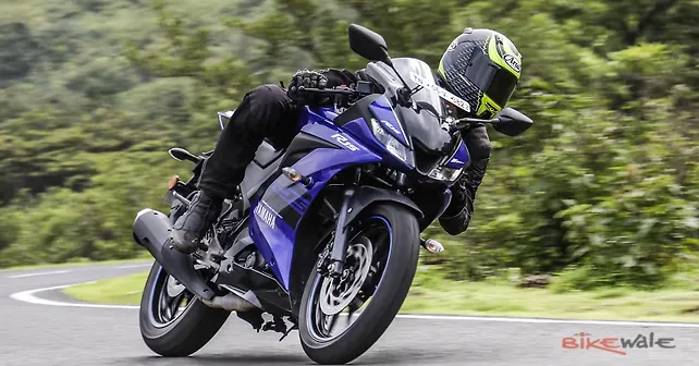 Expert Reviews on Yamaha YZF R15 V3 | First Ride & Comparison Test ...