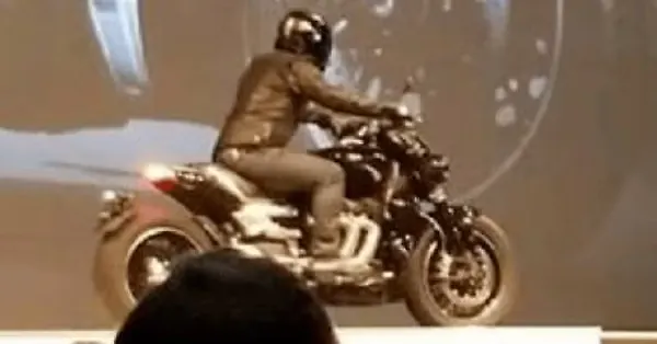 2019 Triumph Rocket III details revealed - BikeWale