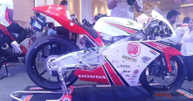 5 things you need to know about Honda NSF250R - BikeWale