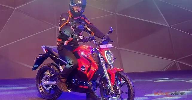 Revolt RV400 electric motorcycle- Top 5 Highlights - BikeWale