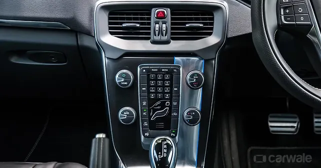 Volvo V40 [2015-2016] Infotainment - CarWale
