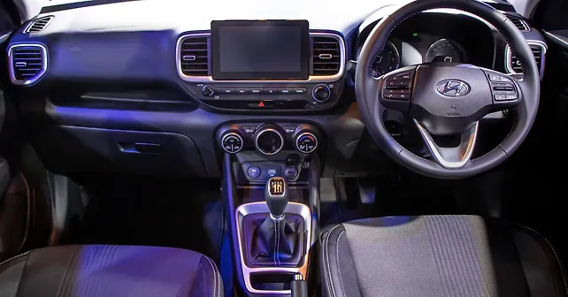 Hyundai Venue Photo, Dashboard Image - CarWale