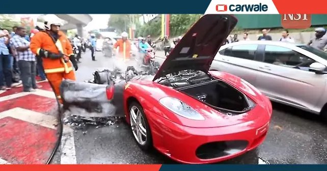 Fire takes off another Ferrari 430 from the streets - CarWale