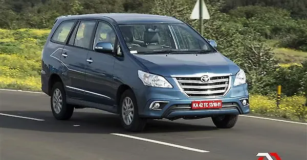 Innova [2013-2014] Front View Image, Innova [2013-2014] Photos in India ...