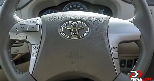 Toyota Innova [2013-2014] Steering Wheel - CarWale