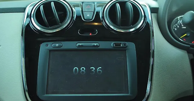 Renault Lodgy Infotainment - CarWale