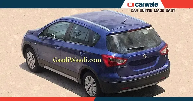 Maruti S-Cross SX4 spotted undisguised - CarWale