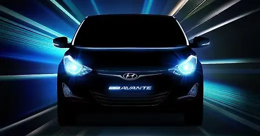 Hyundai previews Elantra facelift via teaser pictures - CarWale