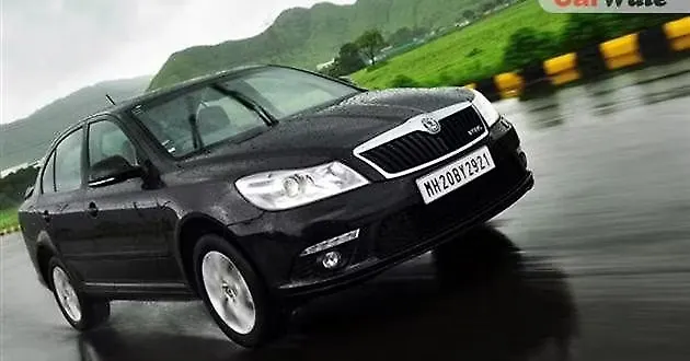 Skoda Laura Reviews - Road Tests, First Drives and Expert Reviews on ...