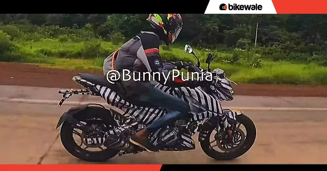 New Bajaj Pulsar 250 twins spied undergoing high-speed test runs - BikeWale