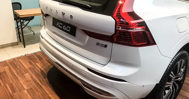 Volvo XC60 [2021-2022] Bootspace - CarWale