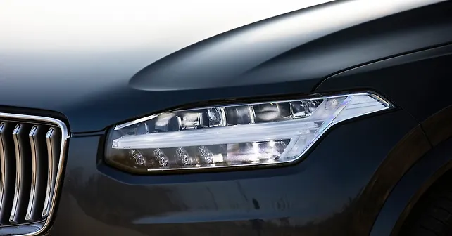 Volvo XC90 [2021-2022] Head Light And Tail Lights - CarWale